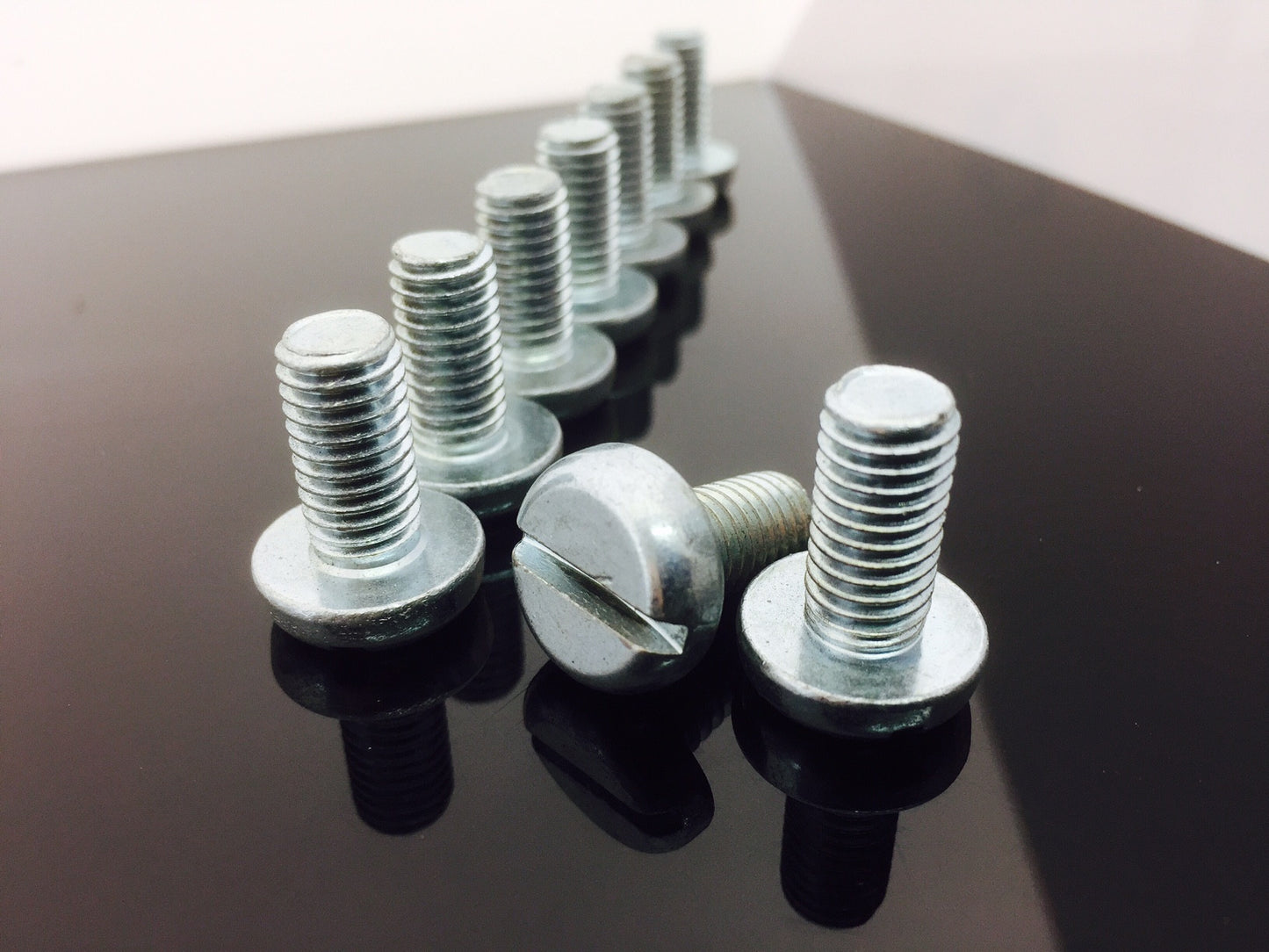 M4 Machine Screws Slotted Pan Zinc Cr3 BZP DIN85 – Fixaball Ltd ...