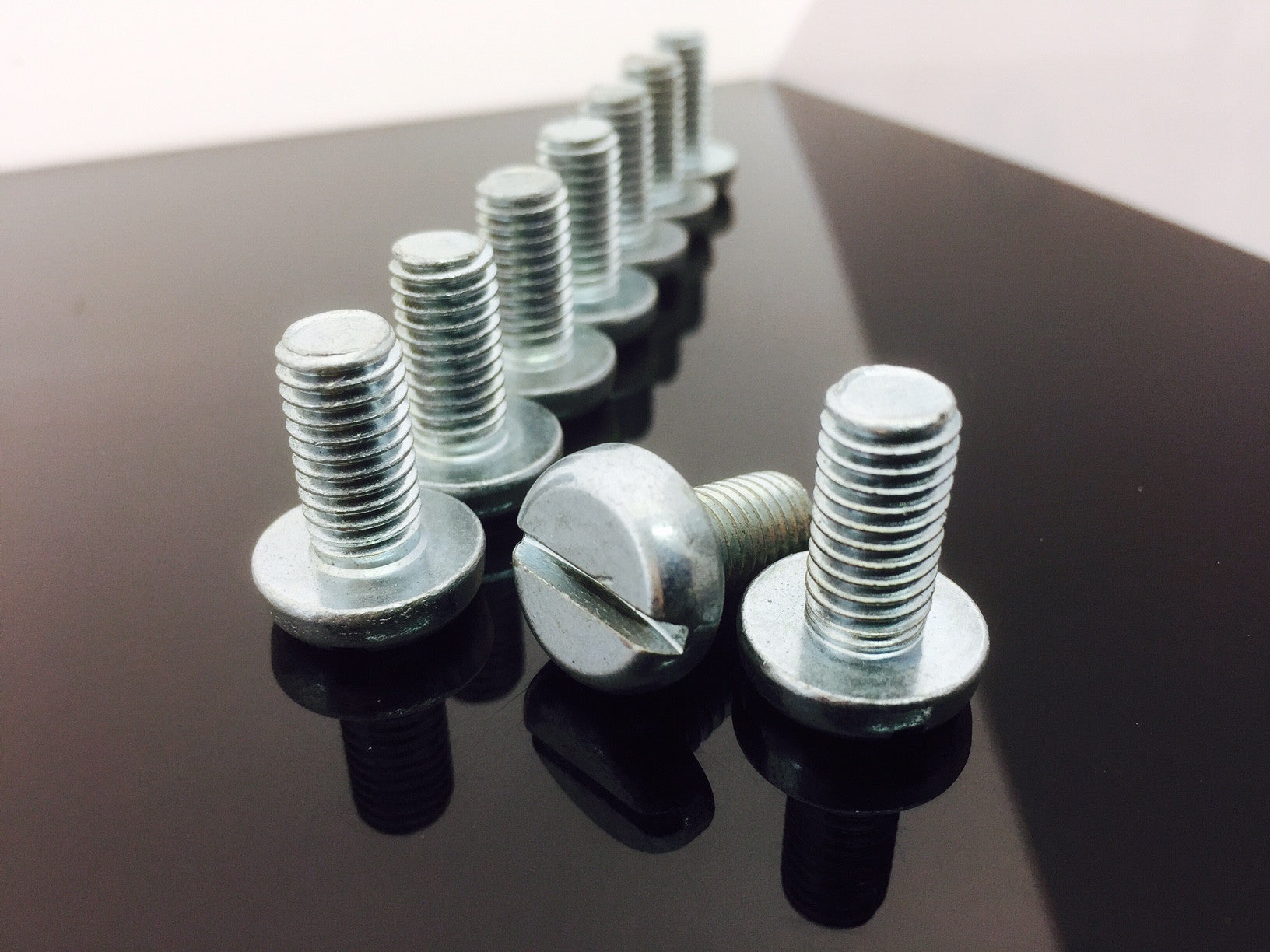M4 Machine Screws Slotted Pan Zinc Cr3 BZP DIN85 – Fixaball Ltd ...